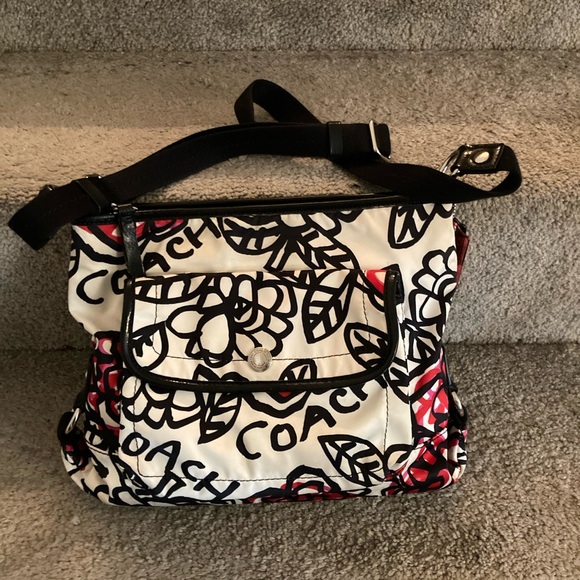 Coach | Bags | In Excellent Condition Like New Coach Poppy Graffiti ...